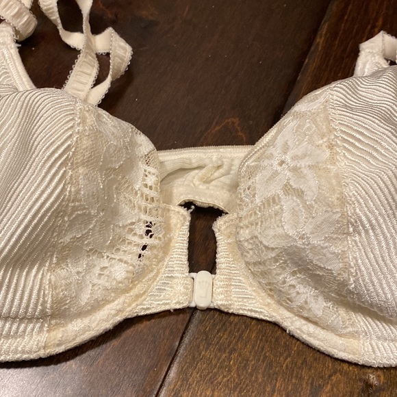 Triumph | Intimates & Sleepwear | Triumph Ribbed Satin Lace ...